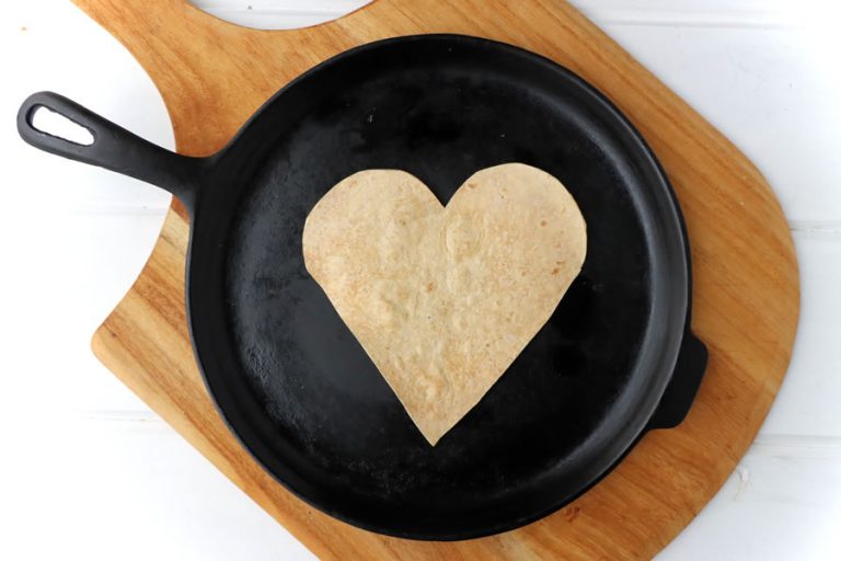 Low-Carb Heart Shaped Tortilla Pizzas - Better Living
